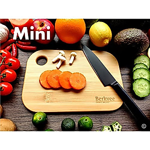 Berkvee Small Bamboo Wood Cutting Board Set (2 Pieces) - Mini Lightweight Wooden Fruit Cutting Board for Home Camping Trip
