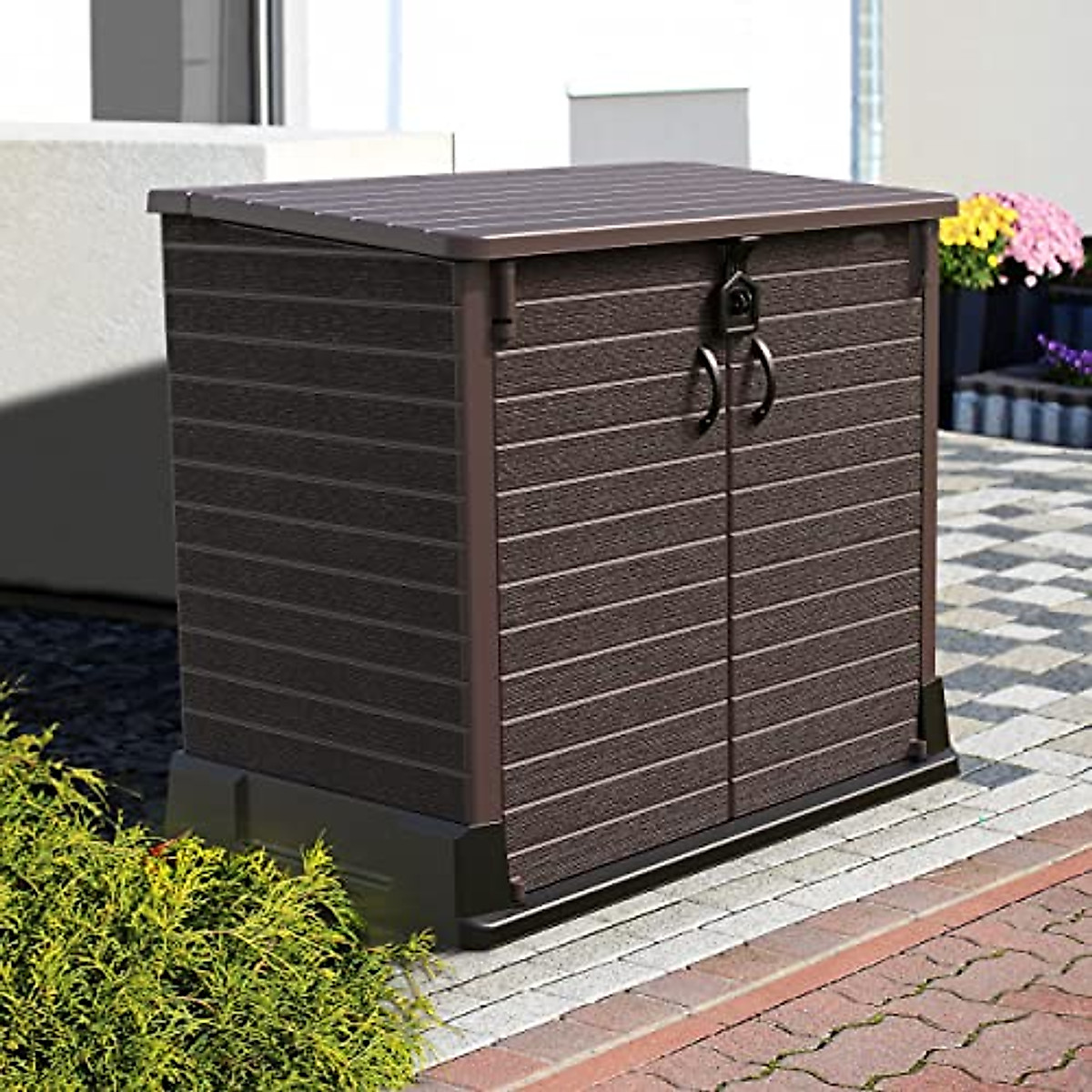 Duramax Cedargrain StoreAway 850L Plastic Garden Storage Shed - Outdoor Storage Bike Shed – Durable & Strong Construction– Ideal for Tools, Bikes, BBQs & 2x 120L Garbage Bins, 130 x 74 x 110 cm, Brown