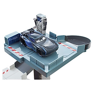 Disney Cars Toys Rust-Eze Tune-Up Center Toy Garage with Movie Themed Play Areas, Includes Jackson Storm Car, Transforming Feature, Elevator, Kids Birthday Race Gift Ages 4 and Older