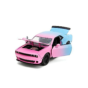 Pink Slips 1:24 2015 Dodge Challenger SRT Hellcat Die-Cast Car, Toys for Kids and Adults(Light Blue/Pink)