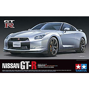Tamiya Nissan GT-R R35 - 1/24 Scale Model Kit 24300