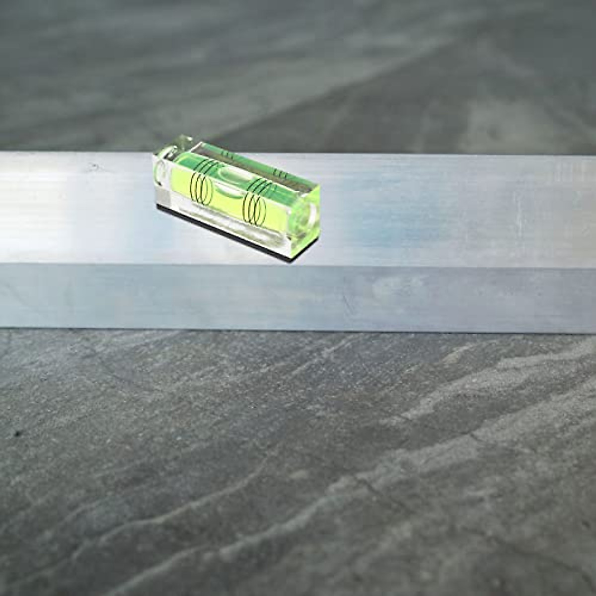 VILLCASE Magnetic Tool High Precision Mini Level Bubble Small Horizontal Bubble Three Line Horizontal Pearl Level Magnetometer (52 * 18 * 15mm Green magnetism 1PCS) Magnetic Tools