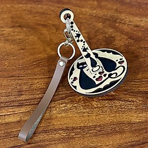 Wrist Yarn Holder, Portable Wrist Yarn Ball Holder for Crocheting, Wooden Black Cat Yarn Organizer Storage Knitting Supplies Crocheting Gift for Craft Lover