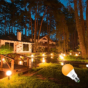 HEKEE Dusk to Dawn Light Bulbs A19 8W 720 Lumens, Outdoor Porch Lights, 60 Watt Equivalent, Amber LED Orange-Yellow Sensor Bulb, Security Bulb(Auto On/Off), E26 Screw Base(4 Pack)