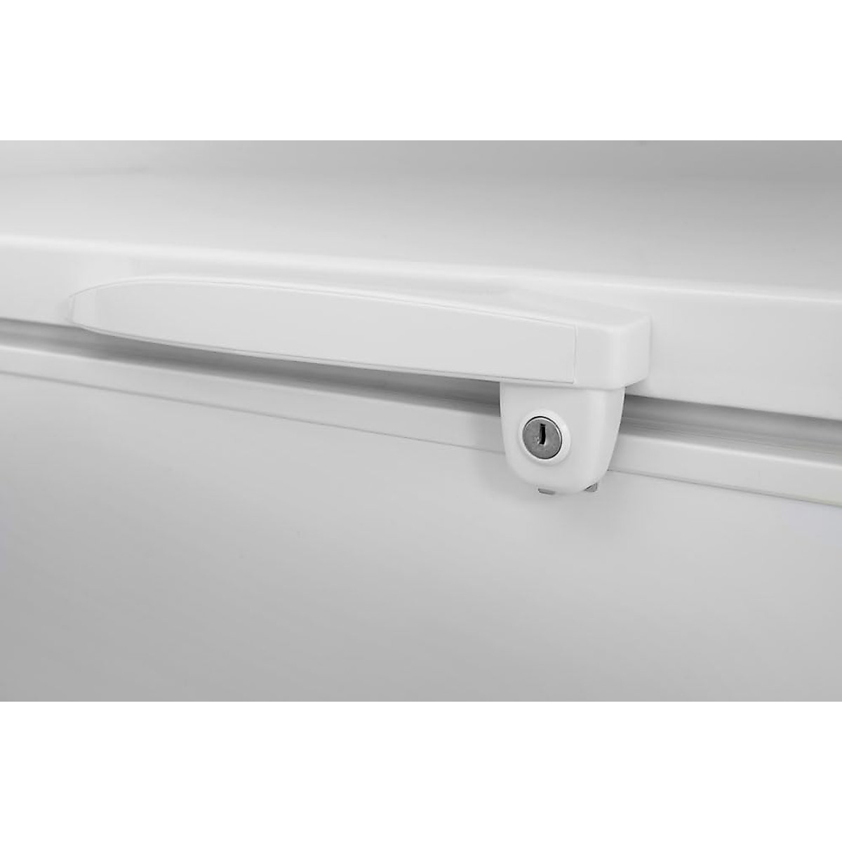 Kratos Refrigeration 69K-748HC Solid Top Chest Freezer, 15.9 Cu. Ft. Capacity