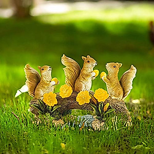 MIXXIDEA Garden Solar Squirrel Statue Waterproof Squirrel with 4 LED Lights Animal Figurines Sculptures & Statues for Outdoor Decorations Ornament for Garden