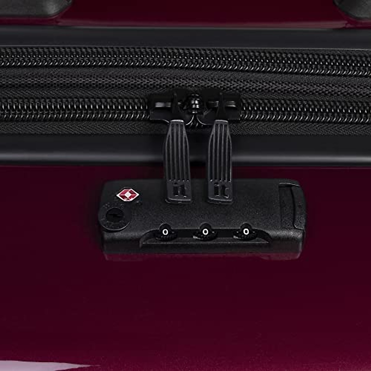 it luggage Helixian 27" Hardside Checked 8 Wheel Expandable Spinner, Wine Red