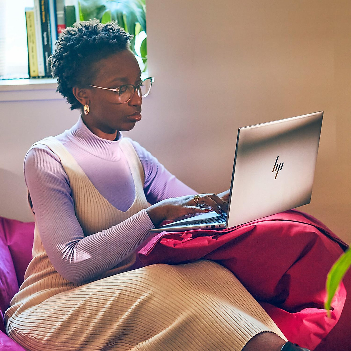 HP ZBook Firefly G9 Mobile Workstation, 16” WUXGA Display, Intel Core i7-1255U, NVIDIA T550, 32GB DDR5 RAM, 2TB PCIe SSD, Backlit Keyboard, Fingerprint Reader, HDMI, Wi-Fi 6, Windows 11 Pro, Gray