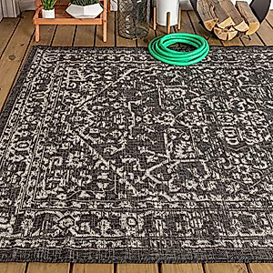 JONATHAN Y SMB104C-4 Malta Bohemian Medallion Textured Weave Indoor Outdoor Area Rug, Coastal, Traditional, Transitional Easy Cleaning,Bedroom,Kitchen,Backyard,Patio,Non Shedding, Black/Gray, 4 X 6