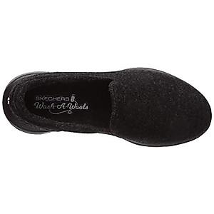 Skechers Women's GO Walk 5-Overland Sneaker, Black, 5.5 Medium US