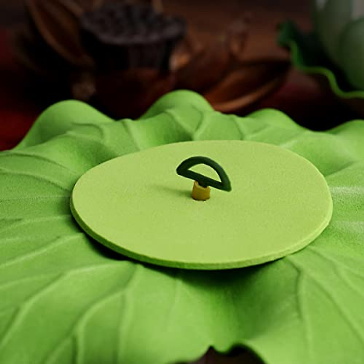 Ciieeo 6PCS Artificial Floating Pool Flowers Realistic Lotus Flowers with Water Lily Pads Floating Flowers for Pool Patio Garden Aquarium Decor White Two Size