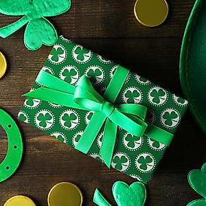 Whaline 12Pcs St. Patrick's Day Cotton Fabric Bundles Green Shamrock Plaid Fat Quarters Lucky Clover Quilting Patchwork for Irish Holiday DIY Sewing Craft Decor, 18 x 22 Inch