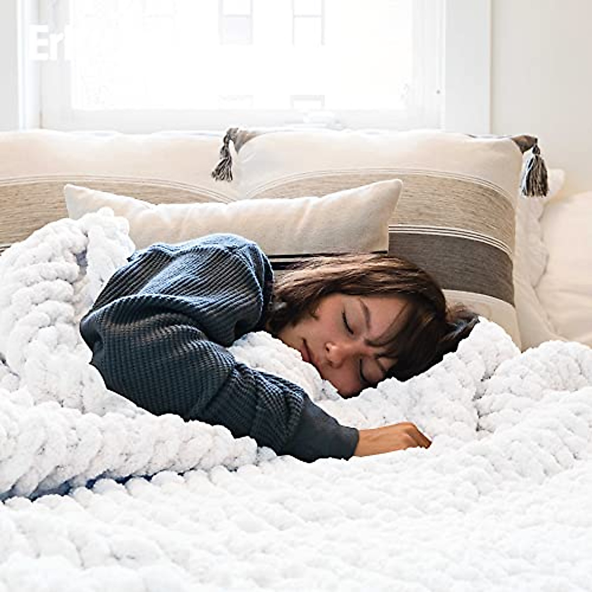 ERLYEEN Chunky Knit Blanket Throw Chenille Cable Handmade Chunky Knit Throw Blanket Warm Soft Cozy for Bed Chair Sofa Best Gift,White 40"x40"（Single Sofa）