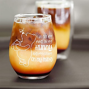 DYJYBMY I've Got My Mind On My Hunny And My Hunny On My Mind Funny Wine Glass Gifts for Women Sister BFF Thanksgiving Christmas Birthday Anniversary Christmas Gifts 1PCS