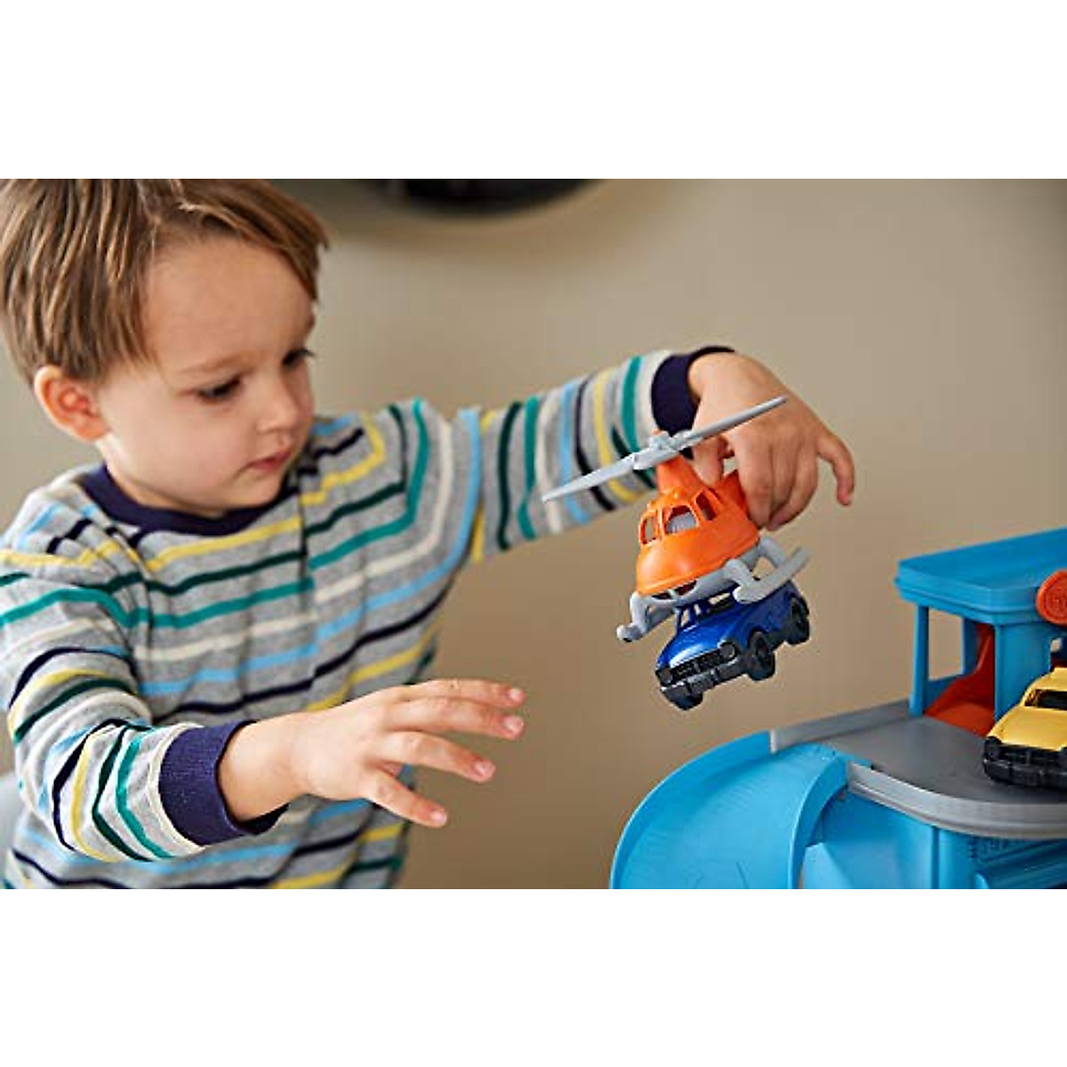 Green Toys Parking Garage - 5 Piece Pretend Play, Motor Skills, Language & Communication Kids Role Play Toy Playset. No BPA, phthalates, PVC. Dishwasher Safe, Recycled Plastic, Made in USA.