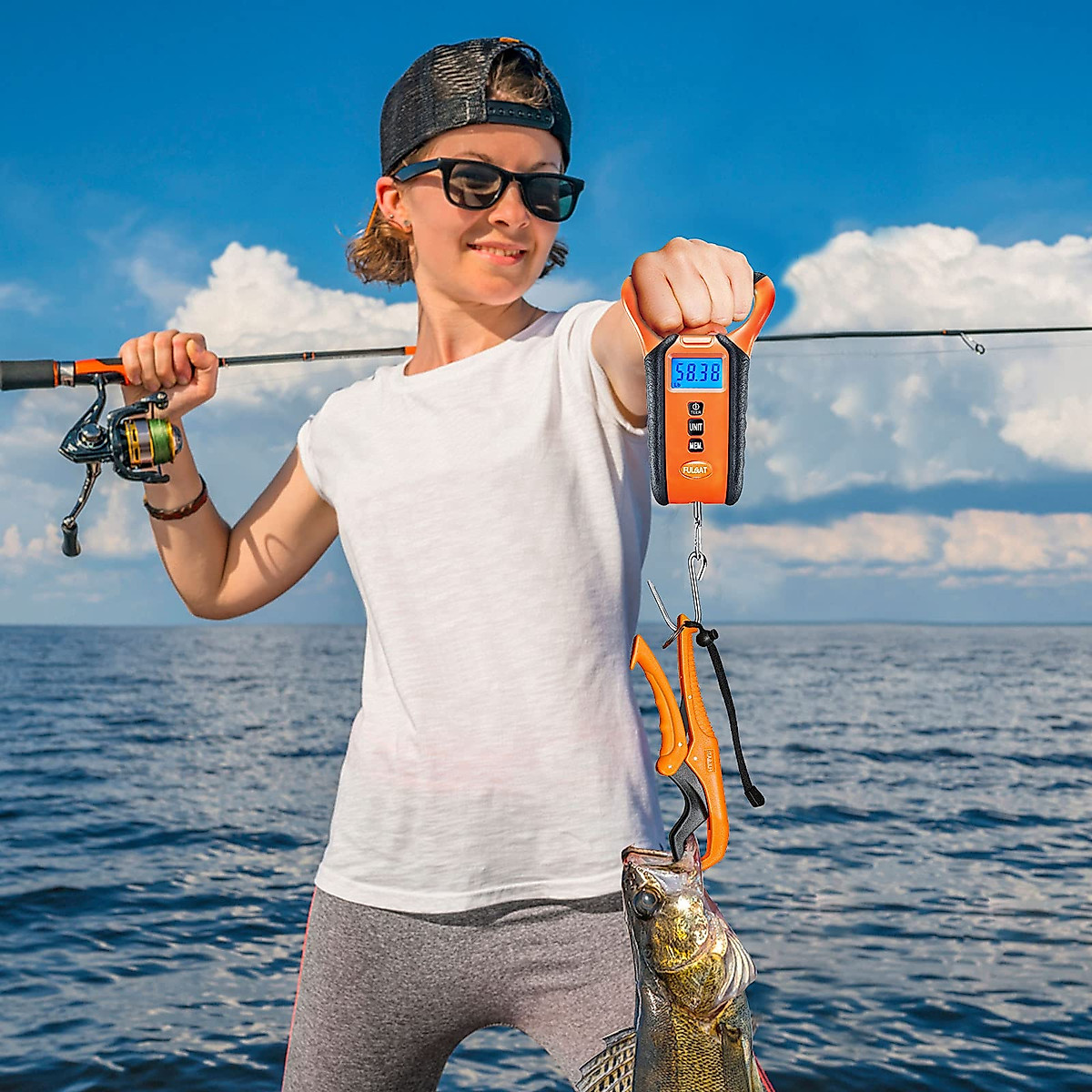 FULGATI Waterproof Digital Fish Scale Floating Fishing Scale with Lip Gripper,Fish Weighing Scales with Backlit LCD Display, Memory Storage & Summation One Carry Case Include-Fishing Gifts for Men