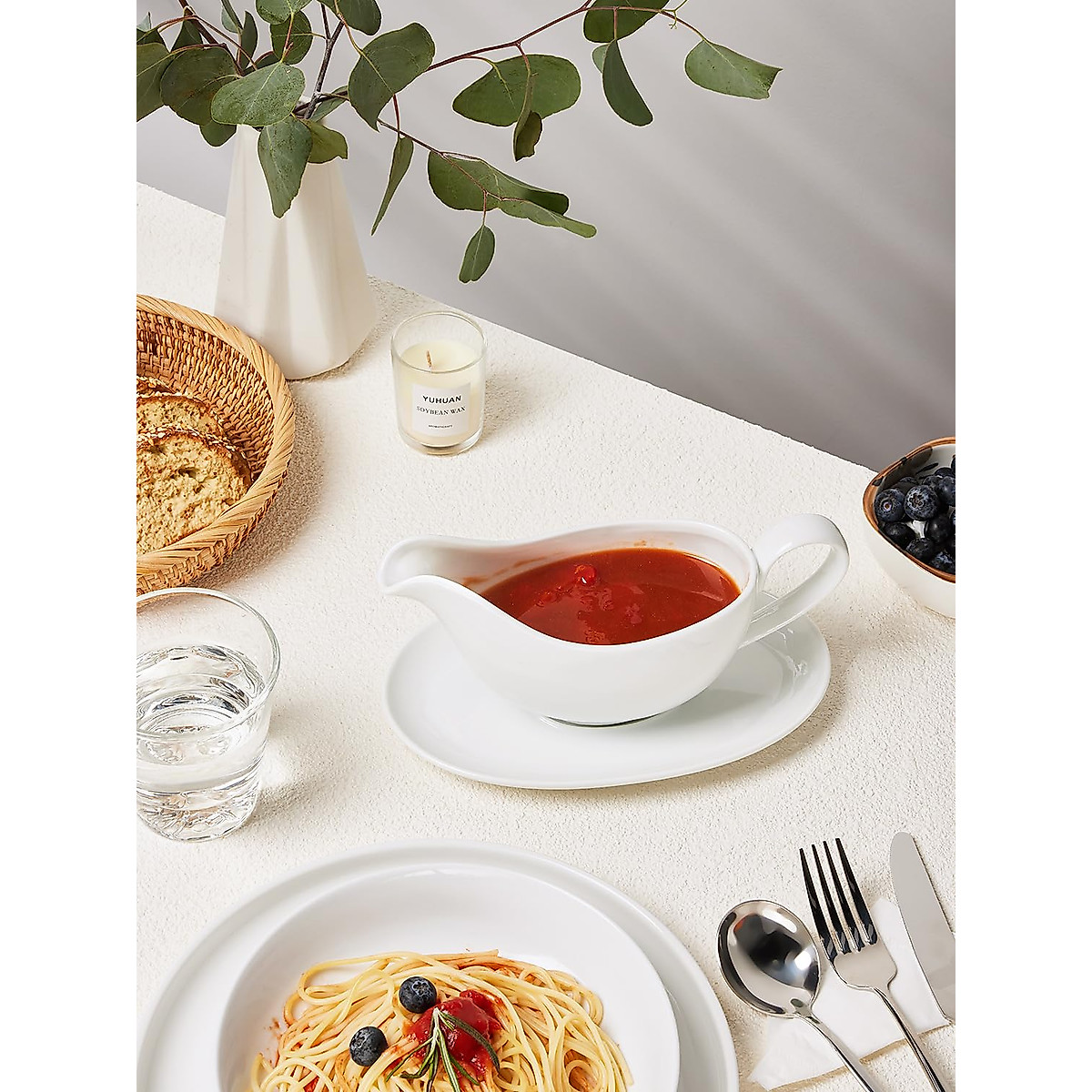 Yedio 18 oz Gravy Boat with Saucer, Large White Ceramic Gravy Boat, Boat and Tray for Turkey Beef Sauce, Salad Dressing, Creamer, Milk, Broth,Microwave and Dishwasher Safe