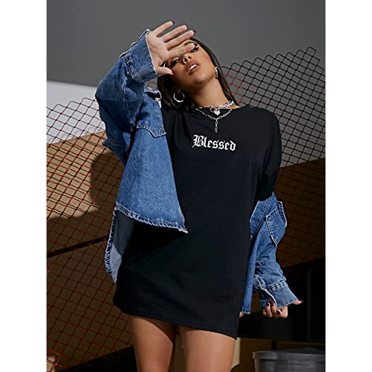 WDIRARA Women's Graphic Short Sleeve Drop Shoulder Oversized Tee Round Neck T Shirts Letter Print Black M