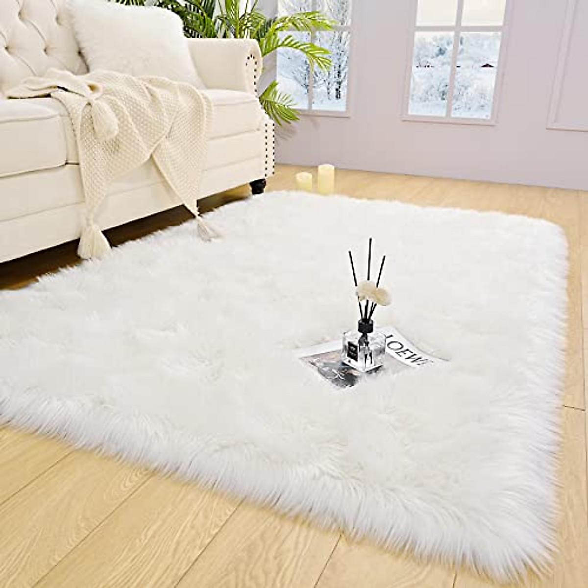 Ucomn Luxury Soft Faux Wool Area Rug 4 x 6 Feet, Plush Fluffy Indoor Carpet for Living Room, Bedroom, Kid's Girl's Boy's Room, Office Space, Apartment, Dorm, Sofa, White