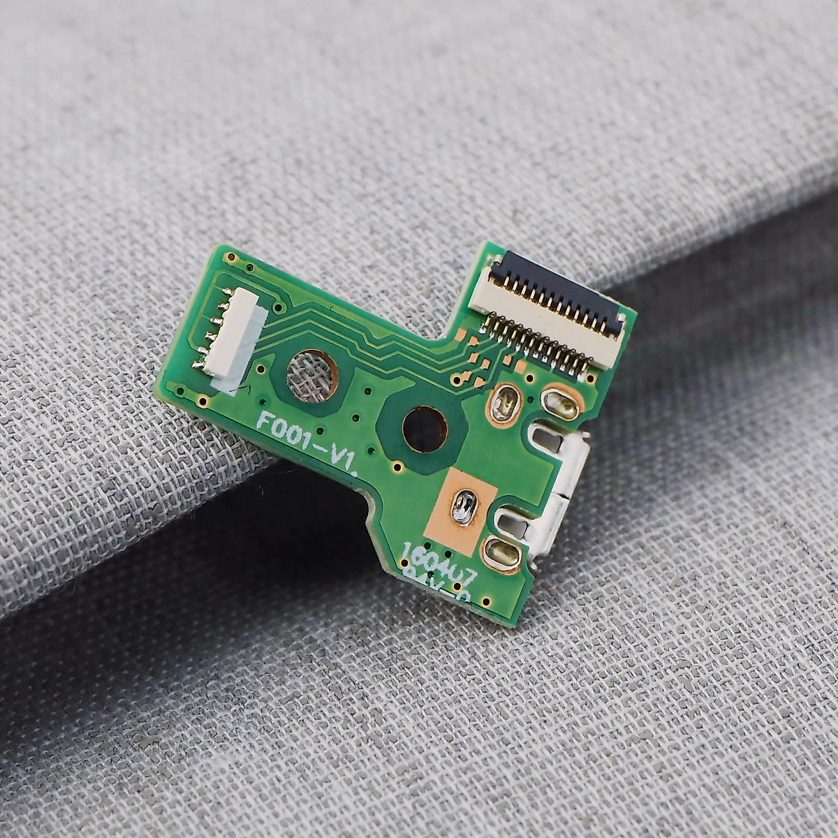 4pcs JDS-030 Interface Board Replacement Charging Port Assembly Compatible with PS4 Repair Part Micro USB Adaptor Charger Socket Board Connector Module