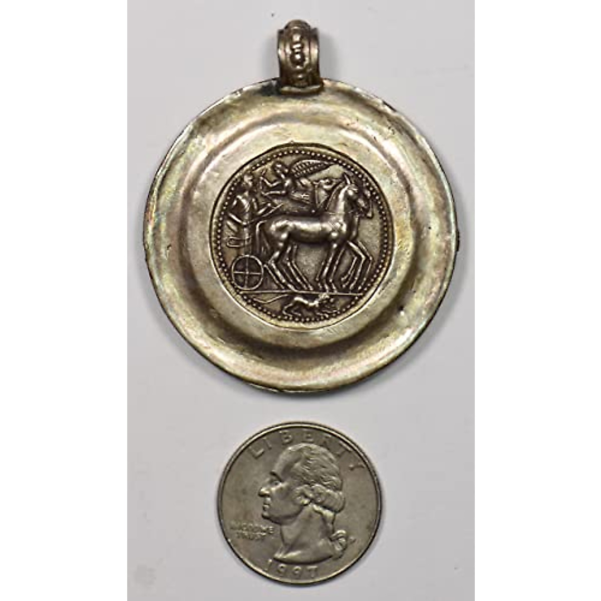 Collectible Coin Italy 1960 's Silver Medallion in bezel w/embedded beads 34,9grams silver (1.11oz) 45mm diameter BU0698