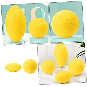 MERRYHAPY 2pcs Pet Toy Ball Dog Molar Toy Dog Soccer Toys Dog Squeaky Balls Dog Squeaky Toys Football Toys for Dog Pet Molar Toys Dog Balls Dog Football Toys Dog Bite Toys Pet Chew Toys