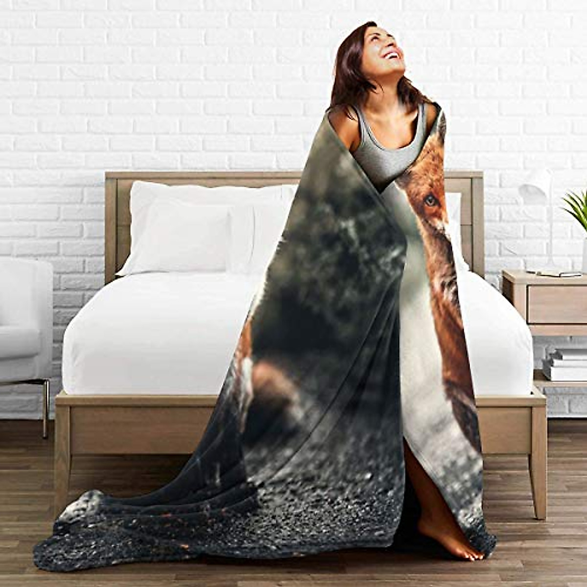 JASMODER Throw Blanket Fox Sitting On Ground Soft Microfiber Lightweight Cozy Warm Blankets for Couch Bedroom Living Room