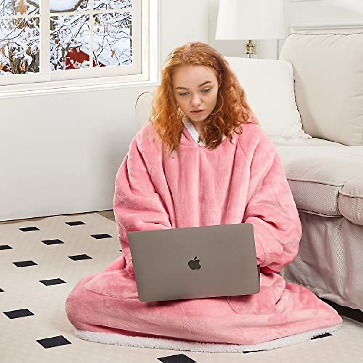 Deconovo Cozy Fuzzy Solid Wearable Blanket for Adult Children Friends Parents, All Season Sherpa Blanket Hoodies, Pink, Standard
