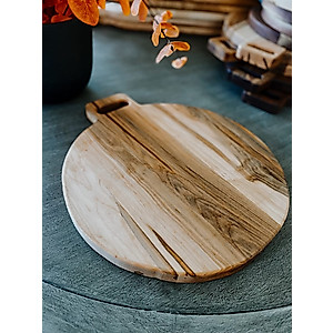 Round charcuterie serving board with handle, handmade in the USA with Maple hardwood.