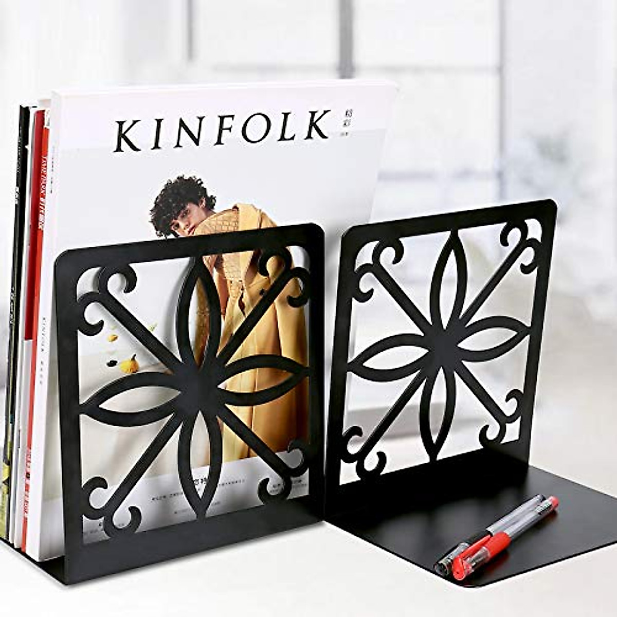 MEGREZ Metal Art Book Ends Shelf, Heavy Duty Books Holder Bookends, Bookend Supports Bookends Stopper,2 Pack Bookends for Office School Library Home Book Shelf Decorative, Black