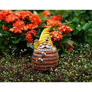 Garden Gnome Statue Decor Bee Solar Gnome Figurine in Resin Bucket with Solar LED Lights Garden Gnome Decoration for Patio Yard Lawn Porch Garden Gifts