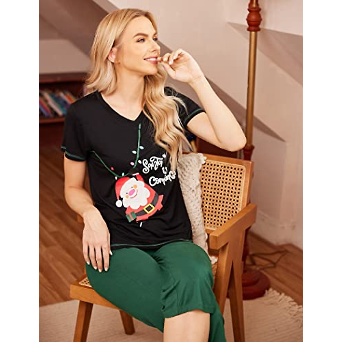 Ekouaer Women's Capri Pajama Sets Plus Size Sleepwear Top with Capri Pants 2 Piece Sleep Set Christmas Printed