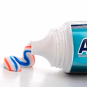 Aquafresh Maximum Strength Toothpaste for Sensitive Teeth, Smooth Mint, 5.6 Ounce (Pack of 1)