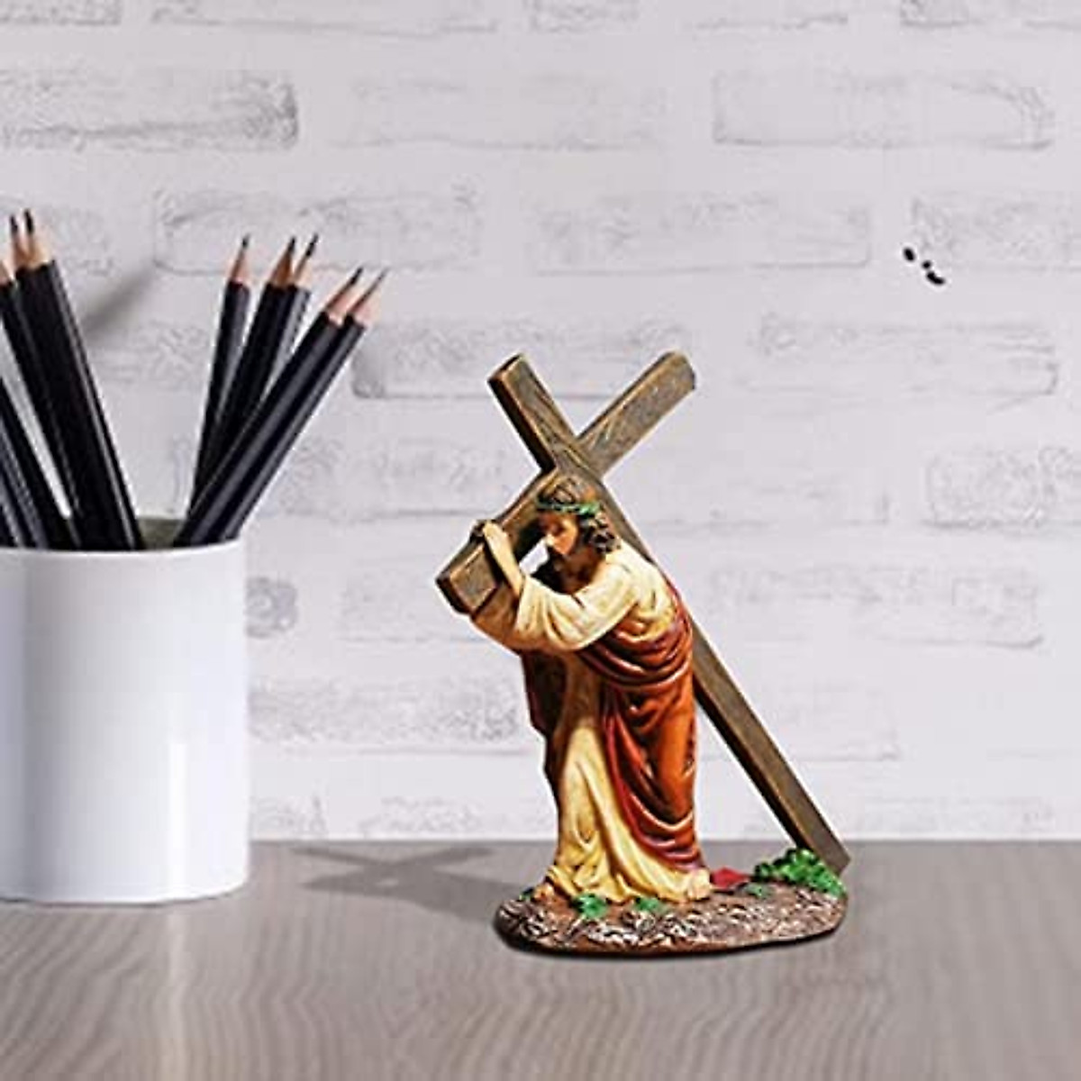 IIDACK Jesus Cross Figure Ornament,Hand-Painted Jesus Church Decorations,Jesus Carrying Cross Resin Figurine,Religious Statues Christian Gift Collection Crafts for Home Office Easter Decor