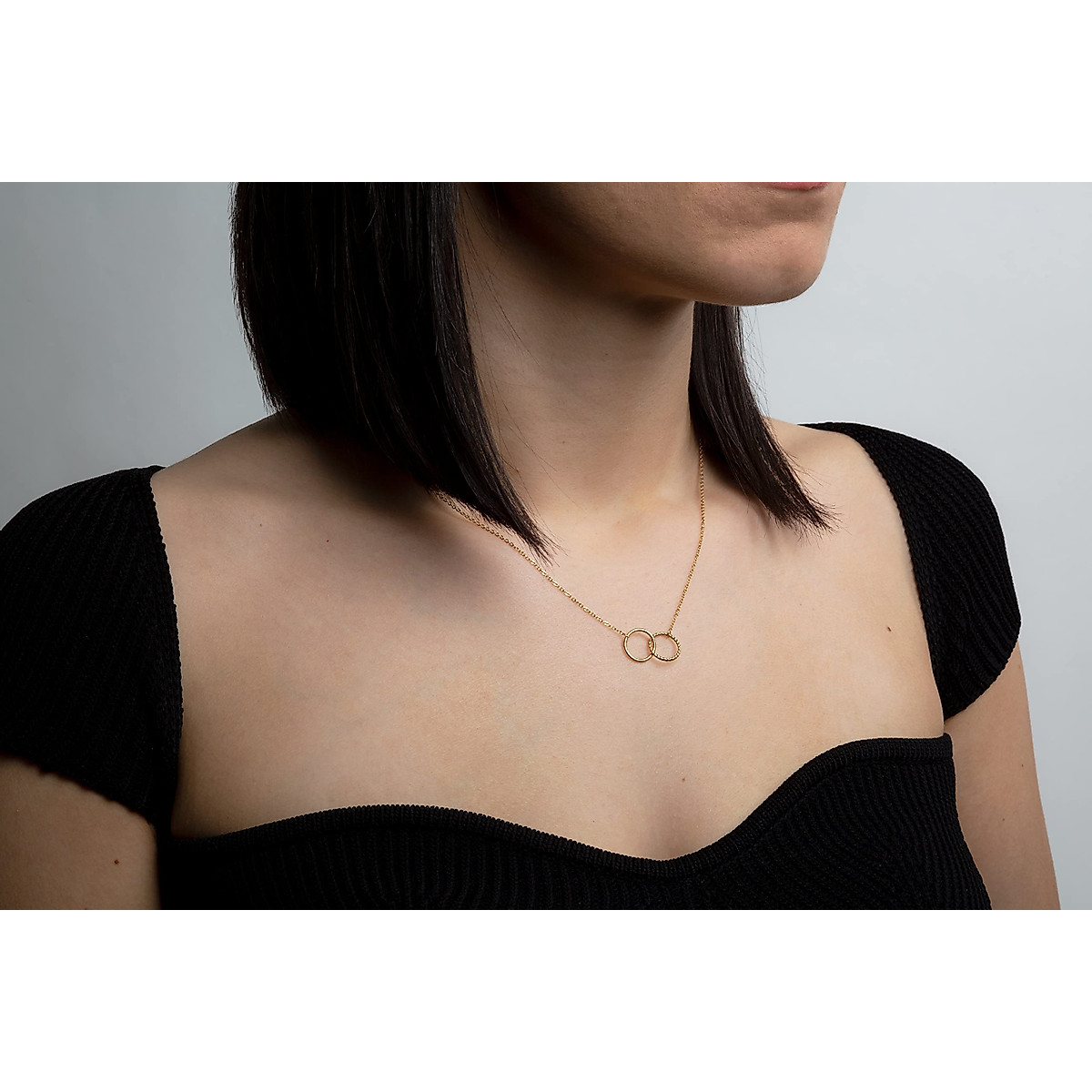Suavell Best Friend Necklaces. Interlocking Circles, 18K Gold Plated Chain Necklace. Open Circle Necklace for Women. Friend Gifts for Women, Birthday Gifts for Women, Soul Sisters, Gift Ideas