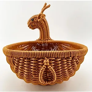 Songyang Handwoven Wicker Basket with Giraffe Head Handle,Storage basket， Tan