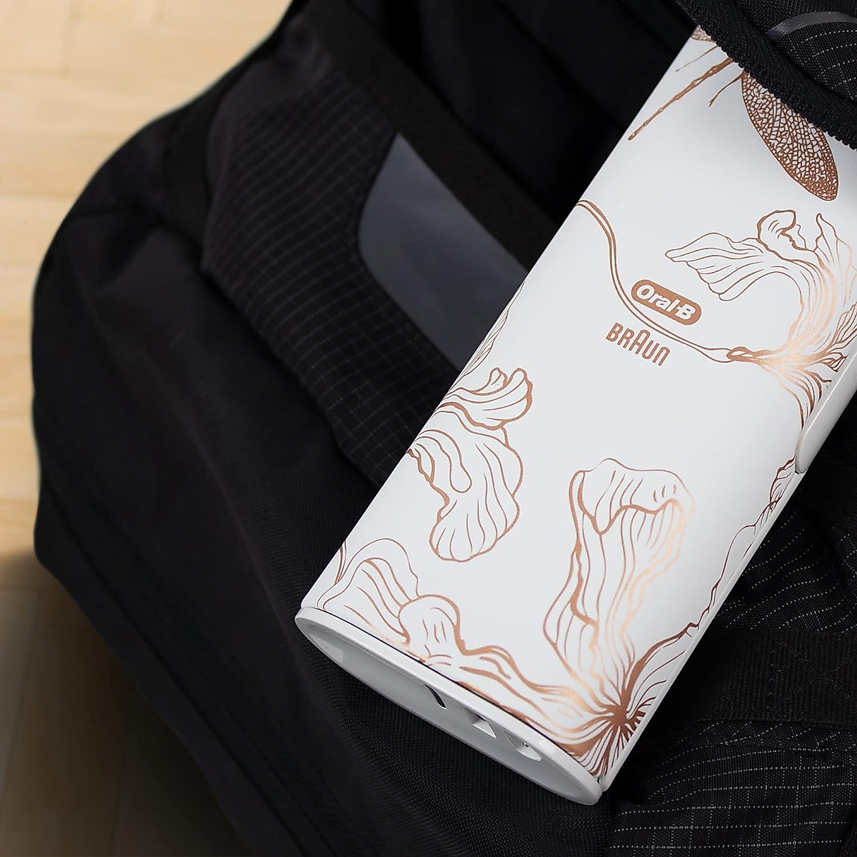 Oral-B Genius Series Travel Toothbrush Kit with Charging Function for 1 Handpiece and 2 Toothbrush Heads | Set Includes Travel Case and US-Charging Cable (Dragonfly Gold)