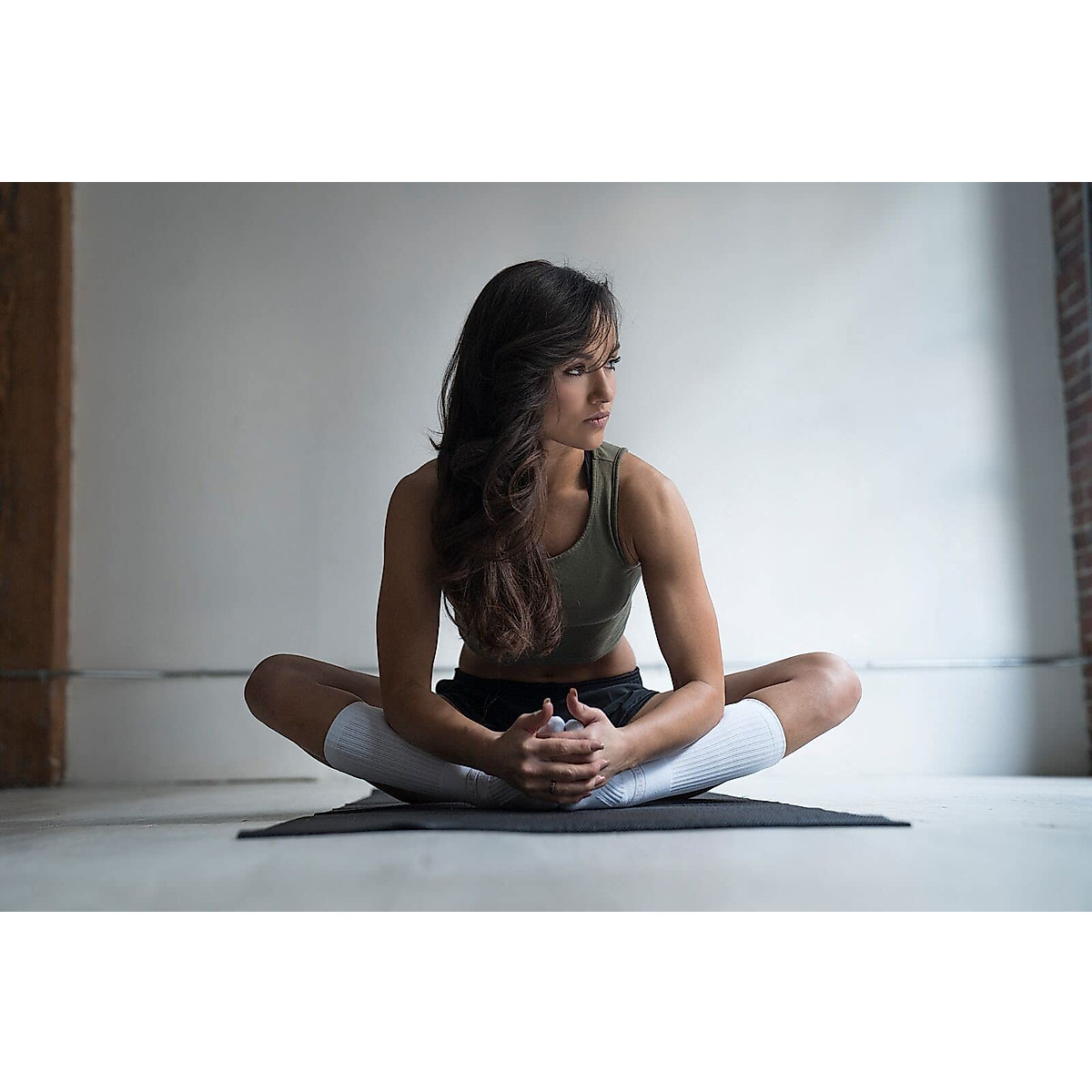 Strideline Basic Crew Socks | Quad-Ply Yarn Padding, Direct Compression and Zoned Cushioning, 3 Pack (White, Medium-Large)