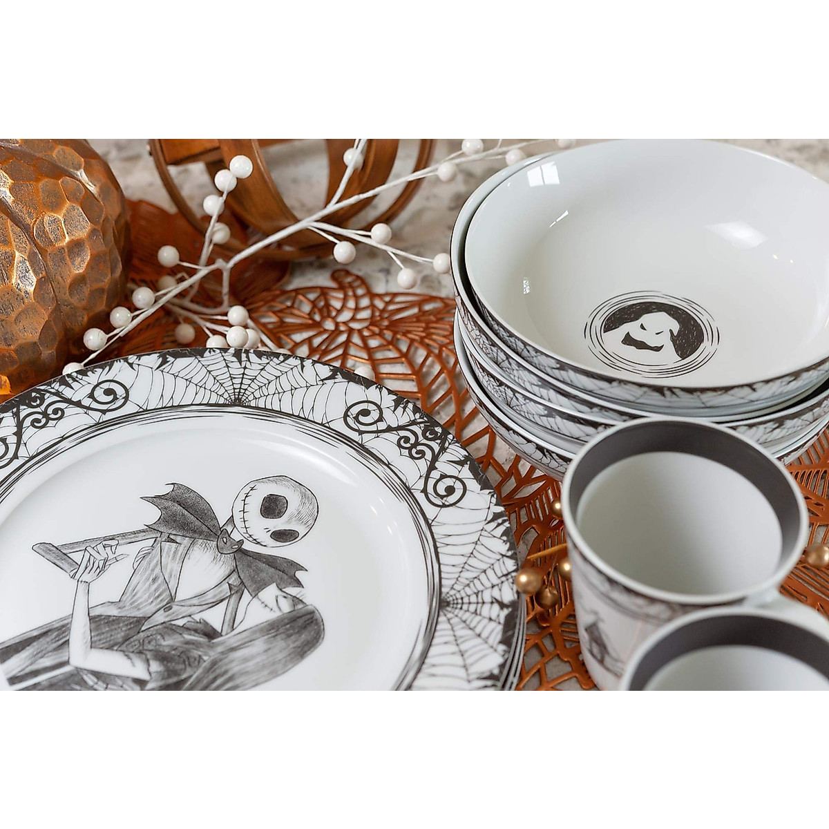 The Nightmare Before Christmas 16-Piece Ceramic Dinnerware Set