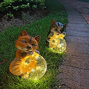 Garden Décor Cute Fox Sculptures & Statues Cat Figurine Holding Magic Ball with Solar LED Lights, Perfect Yard Gift Solar Garden Decoration for Patio Landscape Lawn Porch, Ornament (Fox)