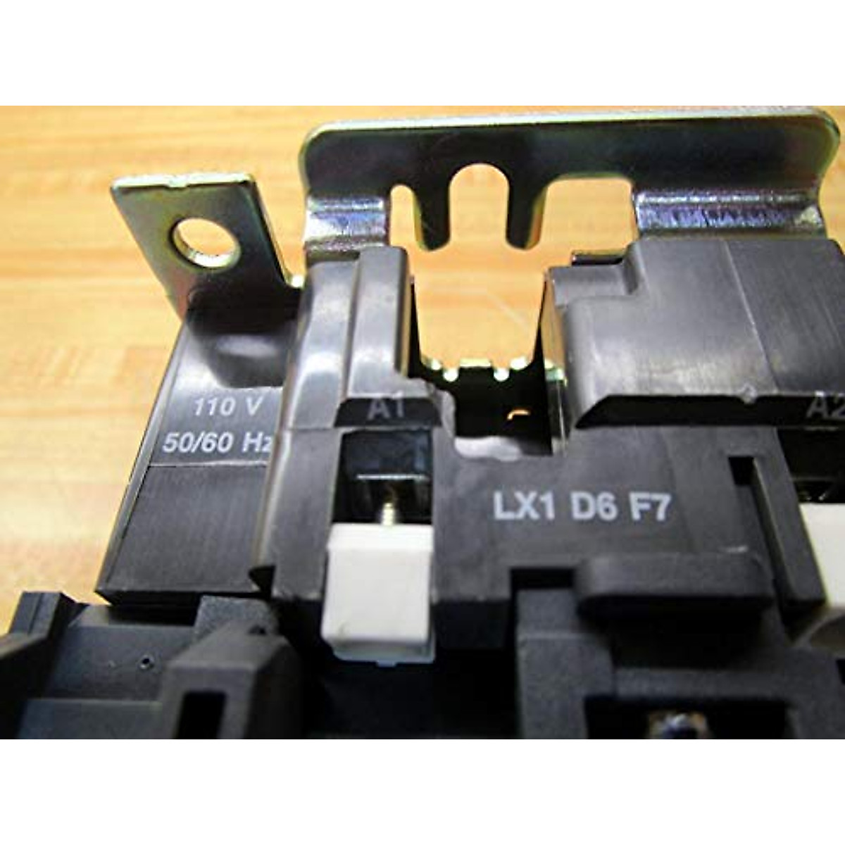 Schneider Electric LC1D80 LX1 D6 F7 Contactor LC1D80LX1D6F7