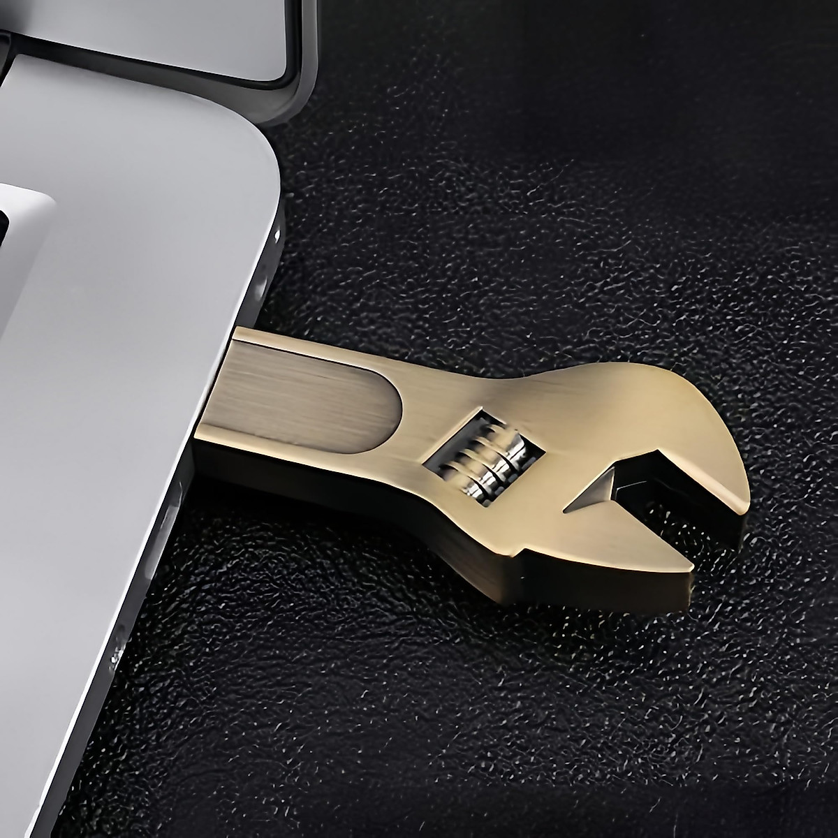 WooTeck 64GB Metal Wrench USB Flash Drive