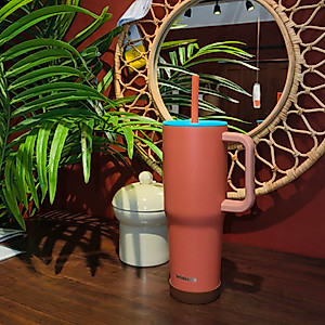 winiwo 40 oz Tumbler with Handle and Straw for Her, Flexible Straw, Insulated Tumbler Cups with Silicone Bottom, Keeps Beverages Cold Up to 24 Hours, Gym/Work/Travel/School/Gift（Christmas Red）