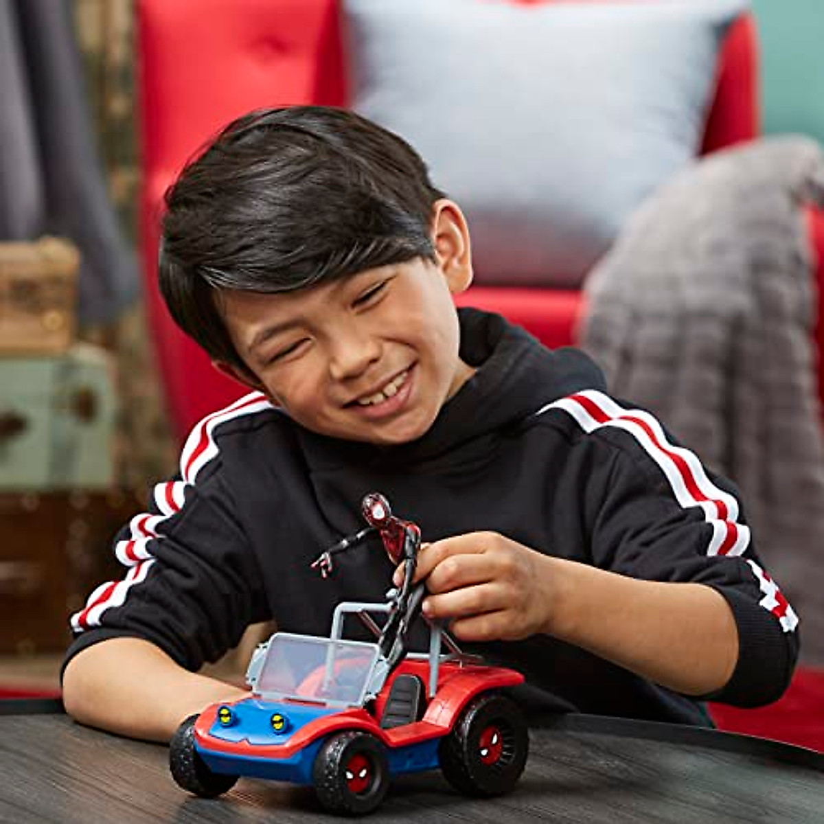 Marvel Spider-Man Spider-Mobile 6-Inch-Scale Vehicle with Miles Morales Action Figure, Toys for Kids Ages 4 and Up