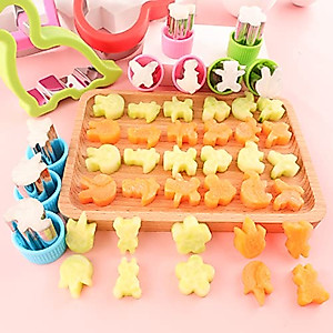 Stainless Steel Sandwiches Cutter set Kids Vegetable Fruit Cutters Heart Star Dinosaur Mousehead Sandwich Cutters Shape Cookie Cutout Fun Food Shape Cutters for Baking