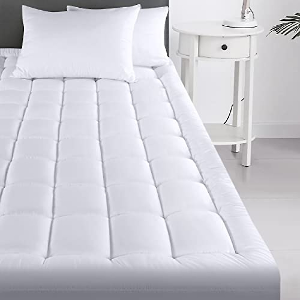 Utopia Bedding Quilted Fitted Premium Mattress Pad Full Size - Pillow Top Mattress Topper - Elastic Fitted Fluffy Mattress Protector - Mattress Cover Stretches up to 16 Inches Deep -Machine Washable