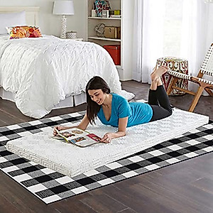 HOYIJA Buffalo Plaid Outdoor Rug 5 'x 7' Black and White Checkered Rug,Cotton Hand-Woven Indoor or Outdoor Check Large Area Rugs, Washable Rugs for Living Rooms/Dining Room/Bedroom/Farmhouse (5＇×7＇)