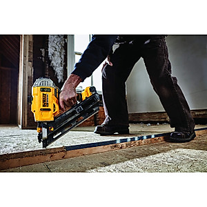 DEWALT 20V MAX* Framing Nailer Kit, 30-Degree, Paper Collated (DCN692M1)