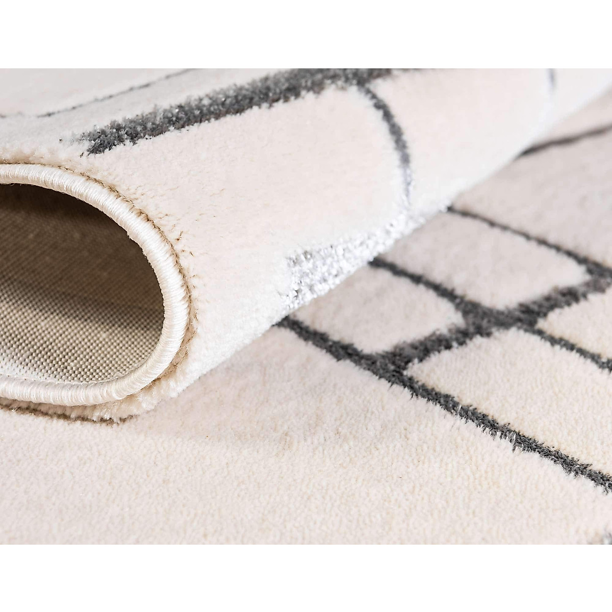 Unique Loom Marilyn Monroe Glam Collection Area Rug - Deco (5' 1' x 8' Rectangle, White Silver/ Silver)