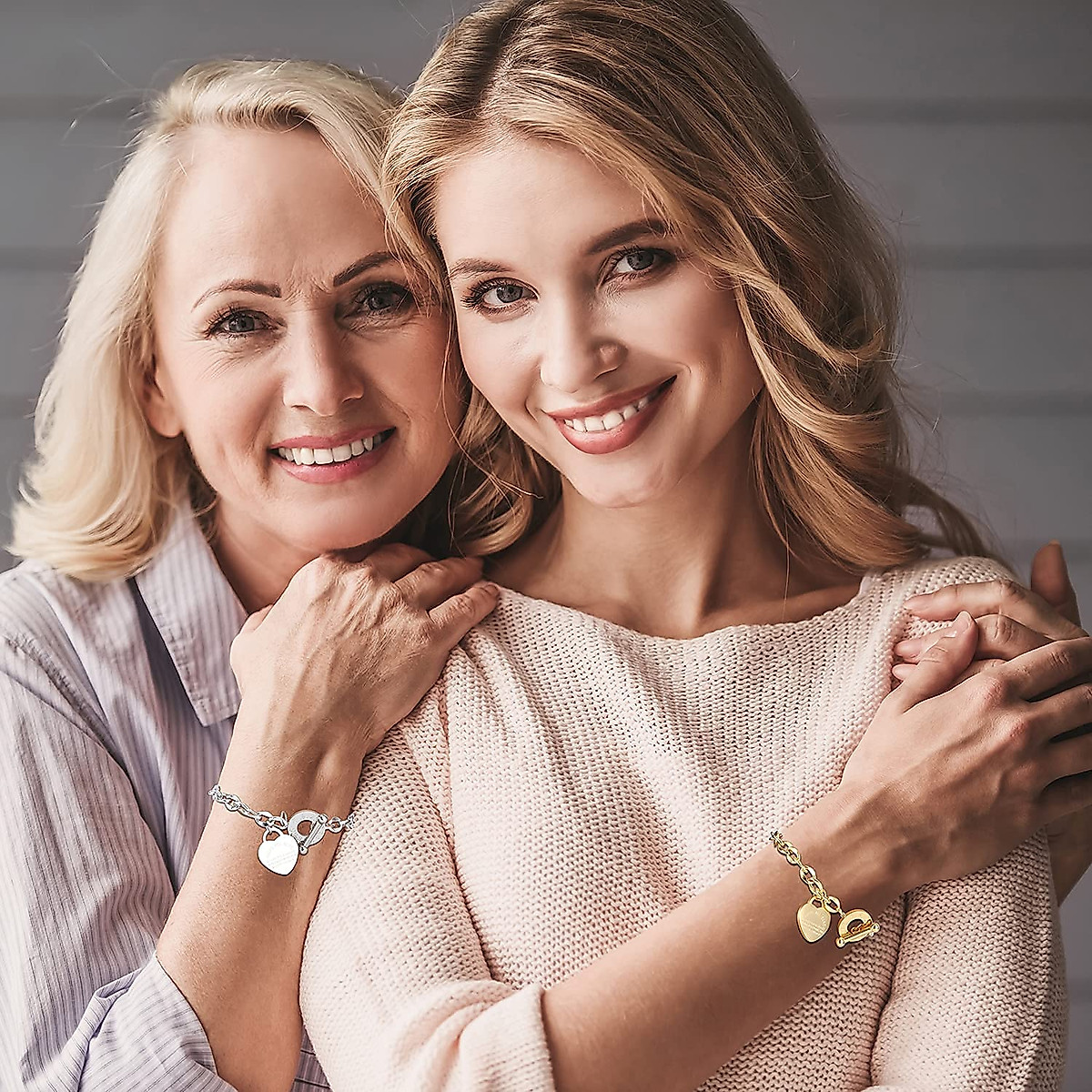 ALEXTINA Dainty Stainless Steel Heart Charm Bracelets Oval Link Chain Bracelet Gifts for Mom Women Teen Girls Toggle Clasp, Silver 7.5"